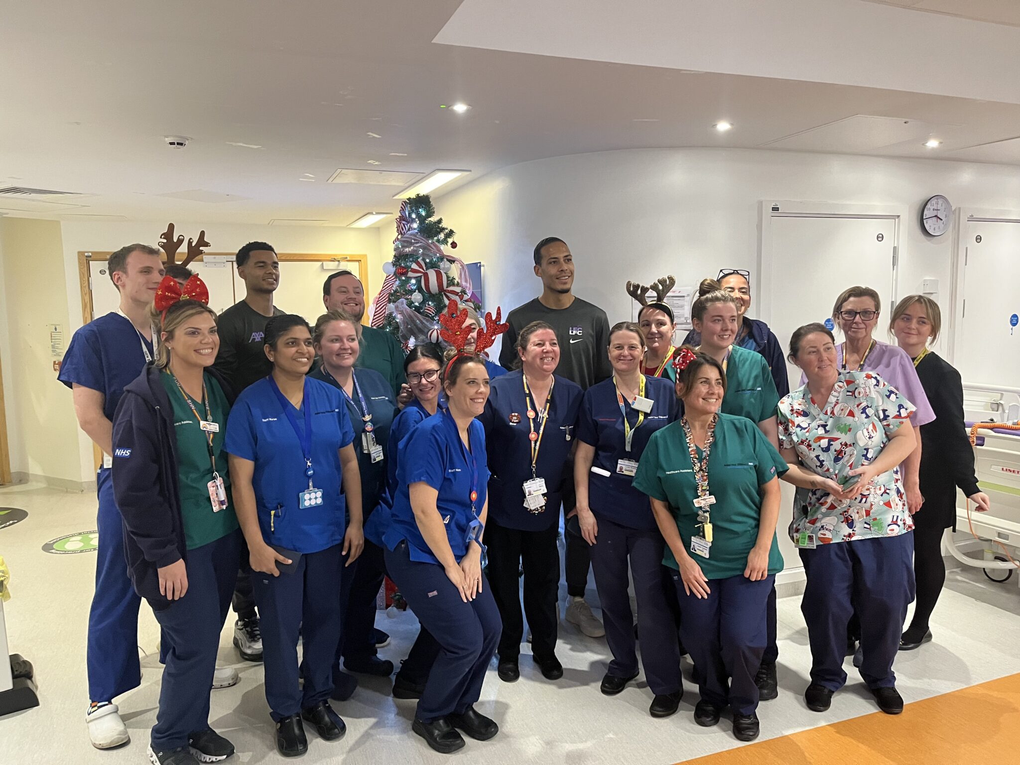 Liverpool Spread Christmas Cheer to Alder Hey - Alder Hey Children's ...