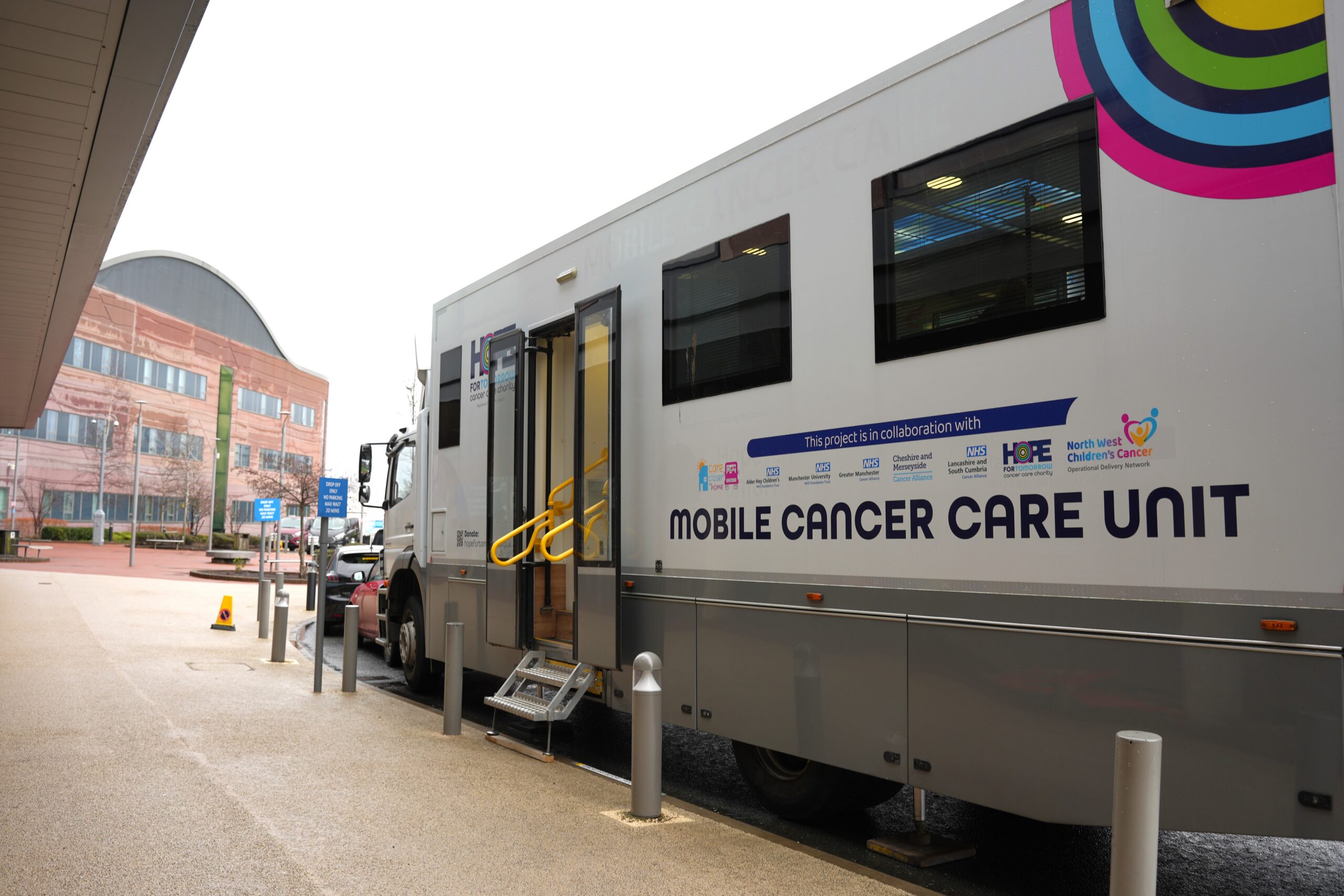 UK’s first mobile children’s cancer care unit launches in the North ...
